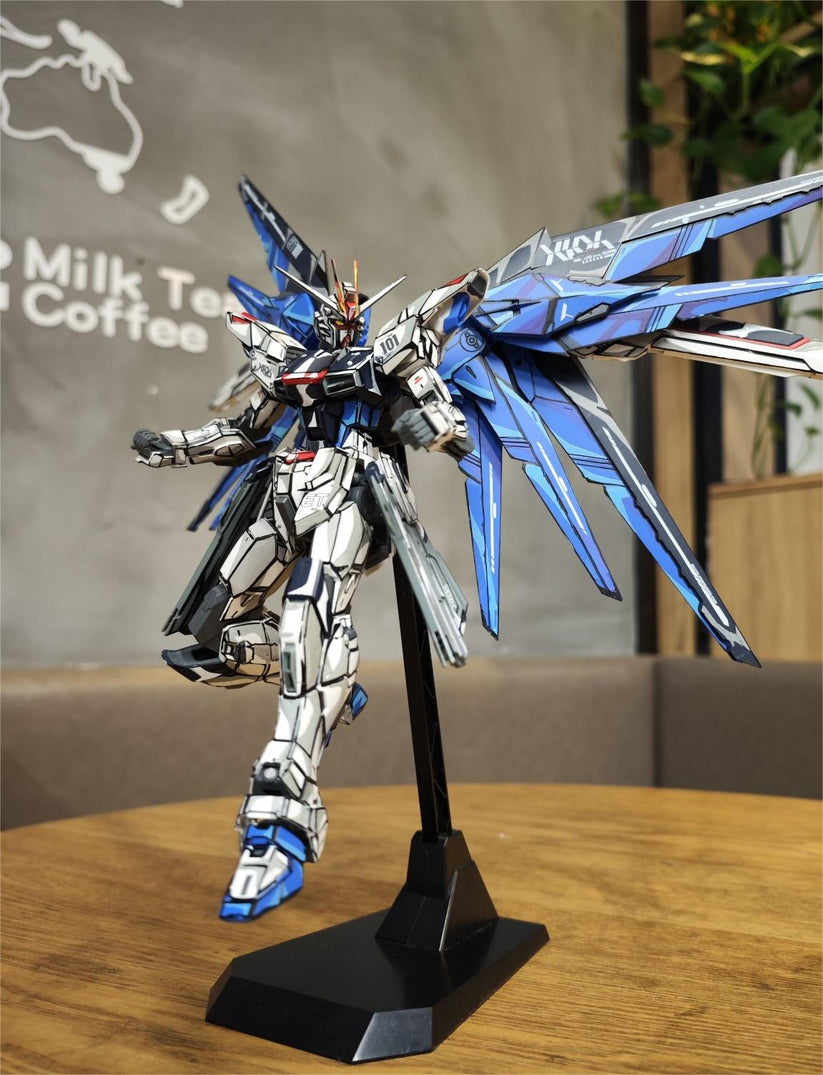 Gunpla Figure Model with Comic Color Effect – Lyk Repaint