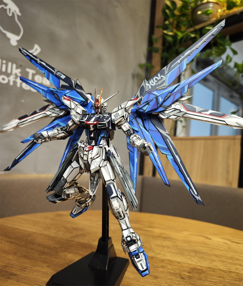 Gunpla Figure Model with Comic Color Effect – Lyk Repaint